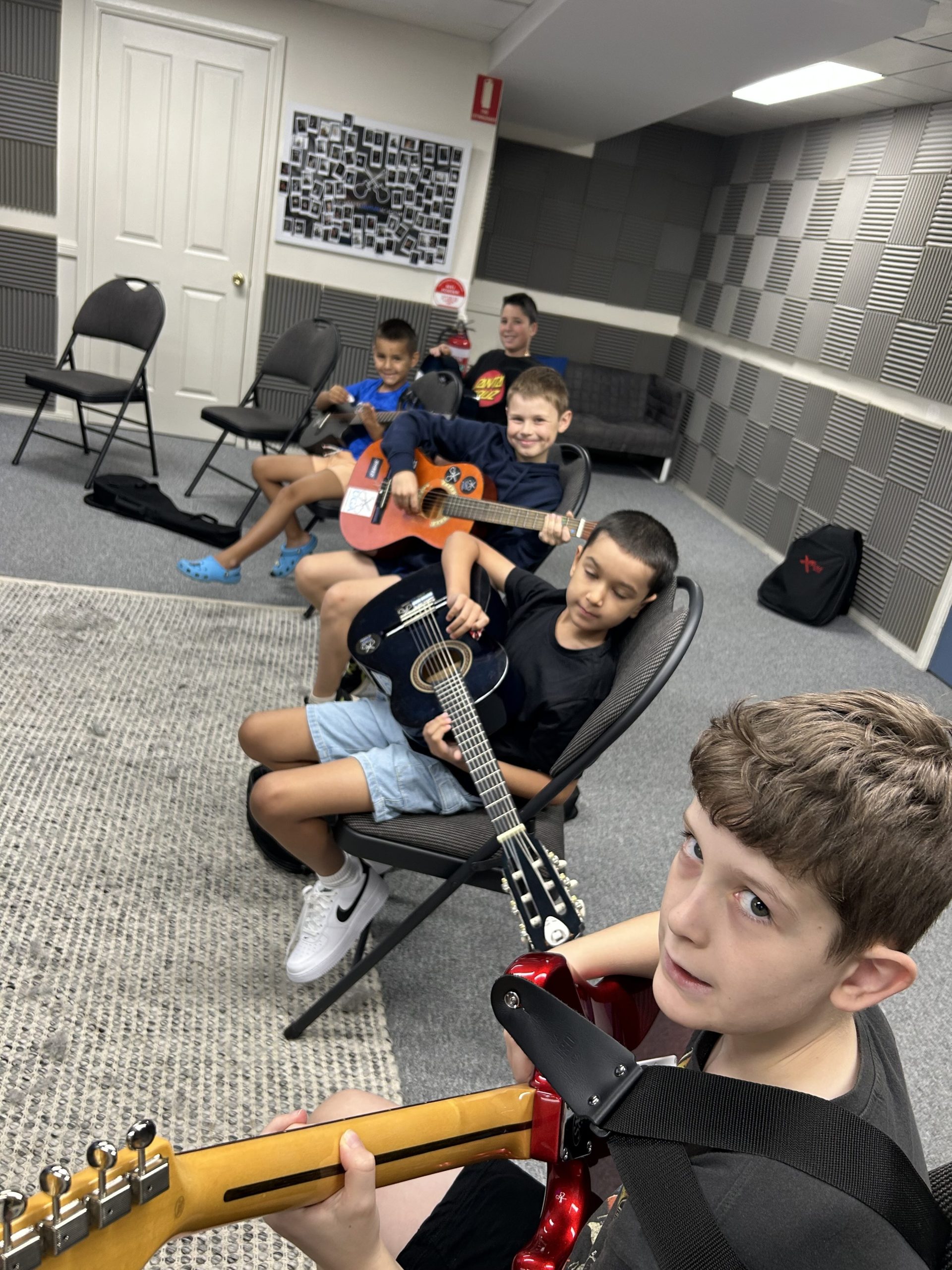 Group Guitar Lessons Learn From Others - Ultimate Guitar Academy